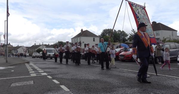 VIDEO - Rasharkin Independant Orange Lodge parade on 12th. - Alpha ...